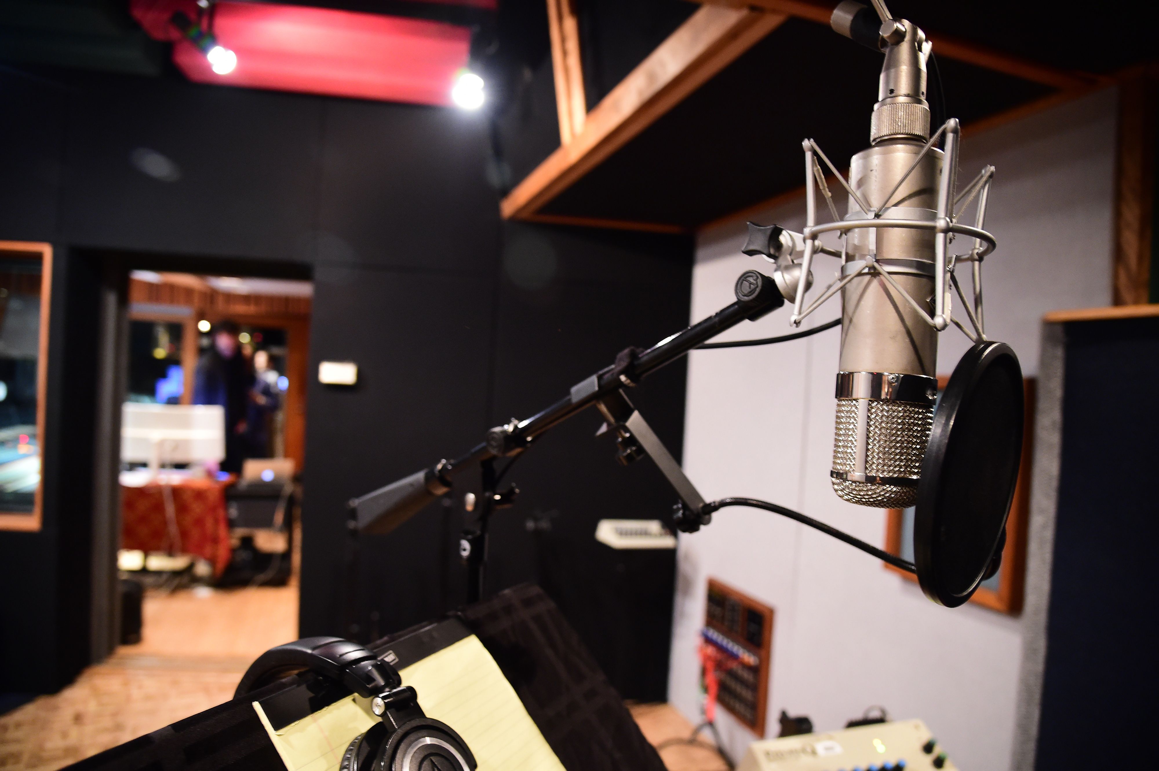 28 Dallas-Fort Worth Rappers You Should Be Following - 97.9 The Beat